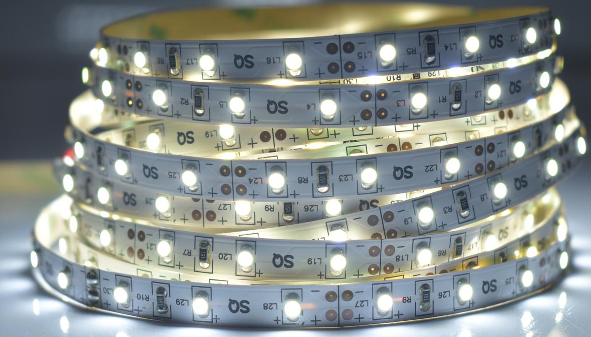 LED Leiste innen 4,8W/m kaltweiß 12V - GUTE-LEDS.de